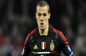 Algérie / Transferts : Djamel Mesbah suivi par l'OM - Africa Top Sports