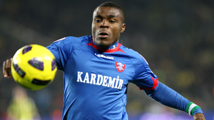 Emmanuel Emenike : le Nigérian innocenté dans l'affaire des matches ...