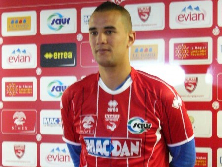 Samir Benmeziane: Première recrue de Nîmes ! - Africa Top Sports