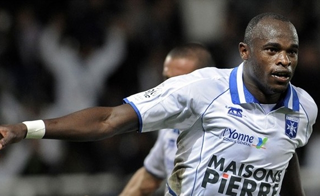 Dennis Oliech : gros clash avec la sélection du Kenya ! - Africa Top Sports