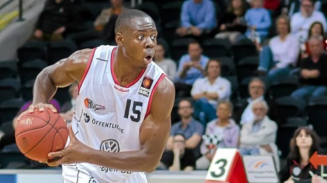 NBA : Eric Boateng bientôt Lakers? - Africa Top Sports