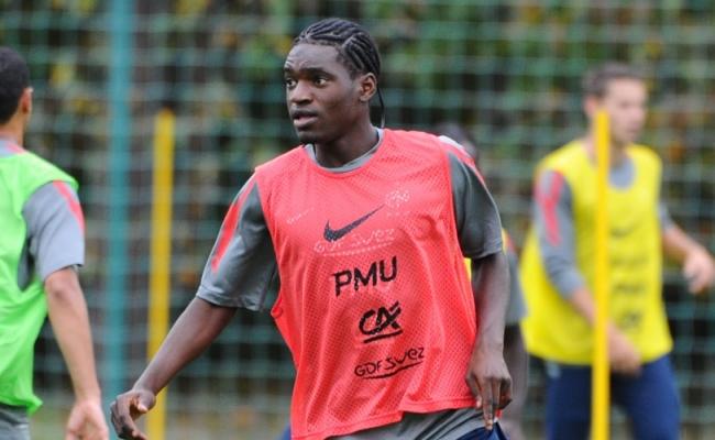 Thievy Bifouma : En prêt à West Ham ? - Africa Top Sports