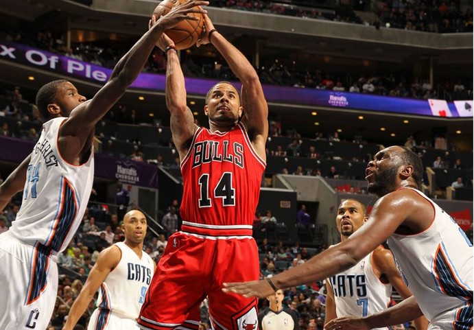 NBA Charlotte-Chicago: Joakim Noah et DJ Augustin font le job -vidéo ...