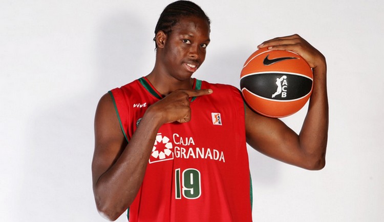 Mamadou Samb file au CB Breogan - Africa Top Sports