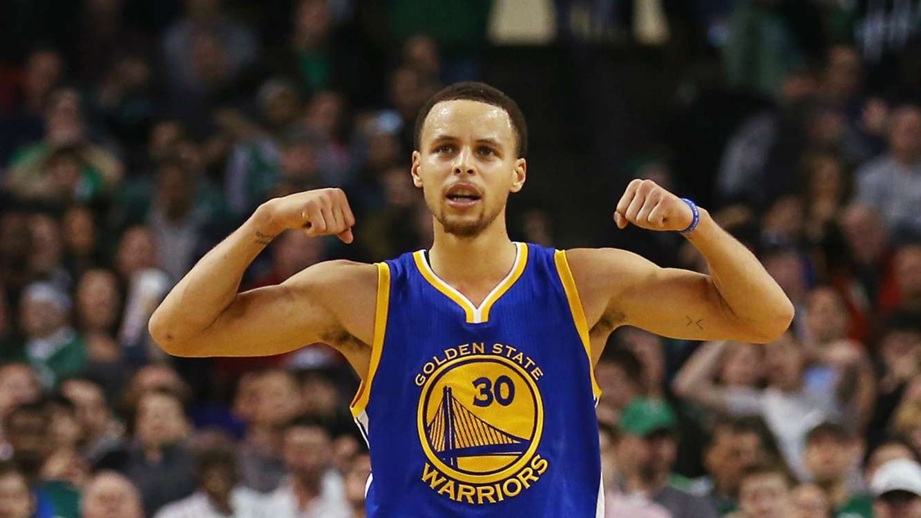 NBA : Stephen Curry porte les Warriors, Toronto toujours invaincu ...