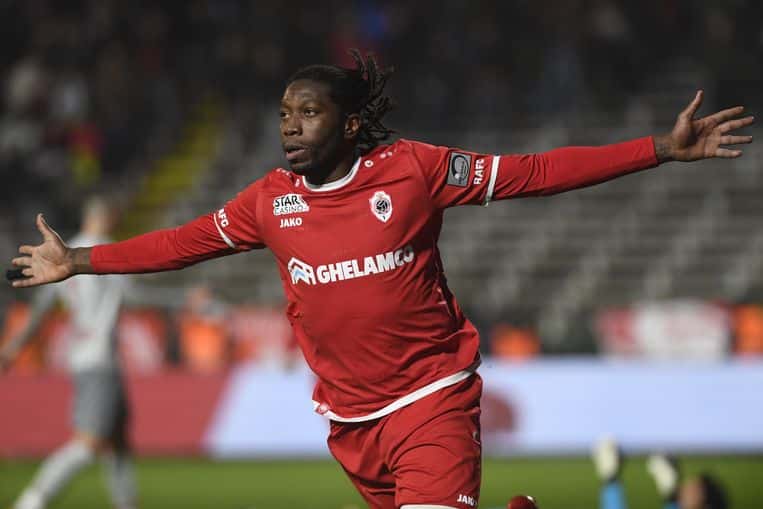 Dieumerci Mbokani : Deux clubs belges se positionnent déjà pour le ...