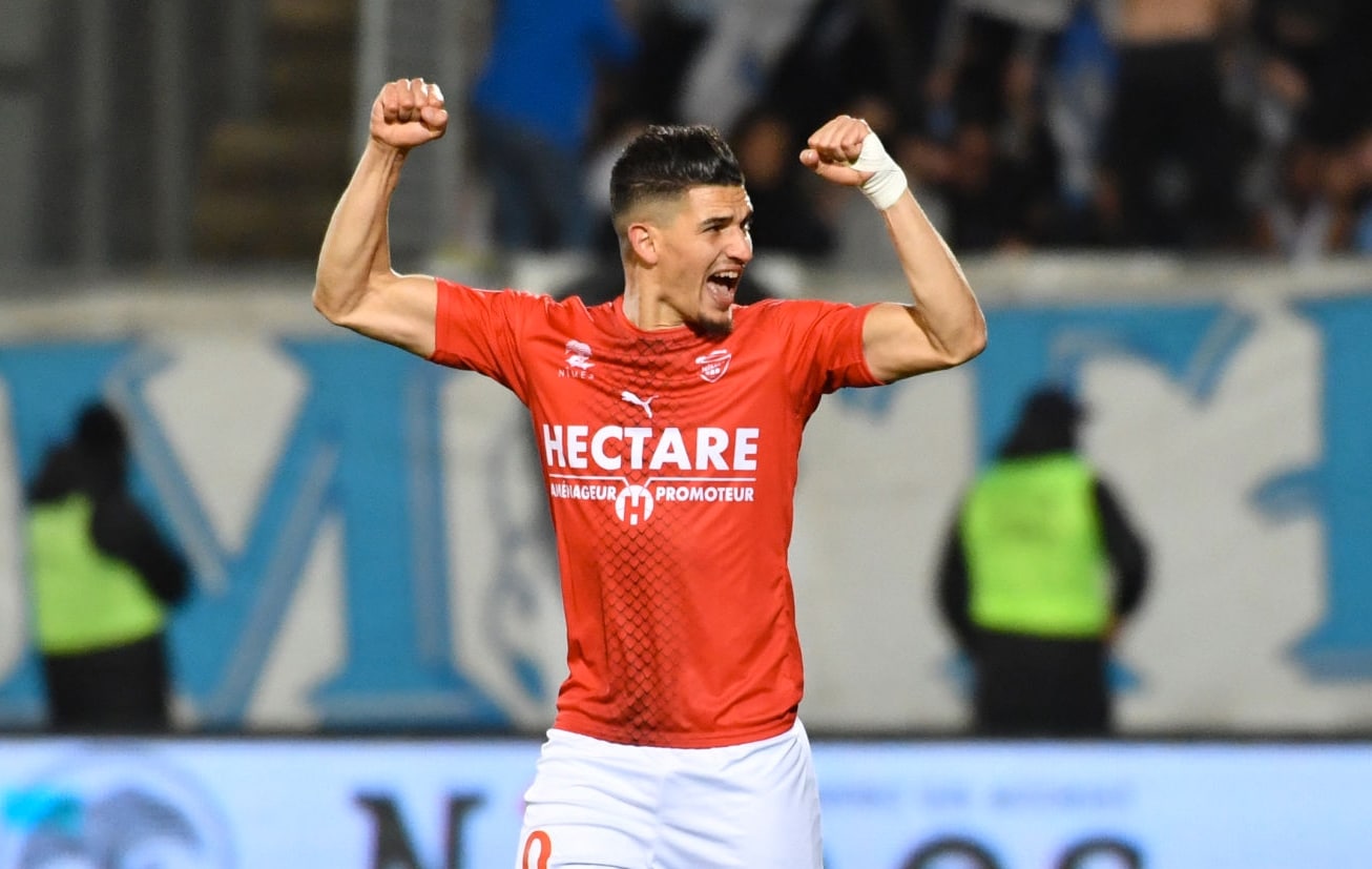 Ligue 1 : L'entraineur de Nîmes étale les qualités de Zinédine Ferhat ...