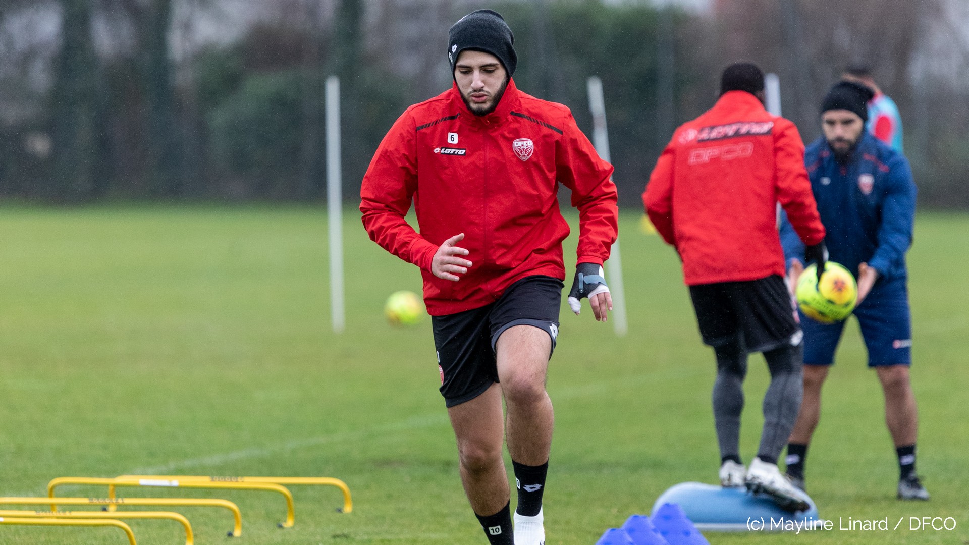Ligue 1 : Yassine Benzia raconte sa douloureuse blessure à la main