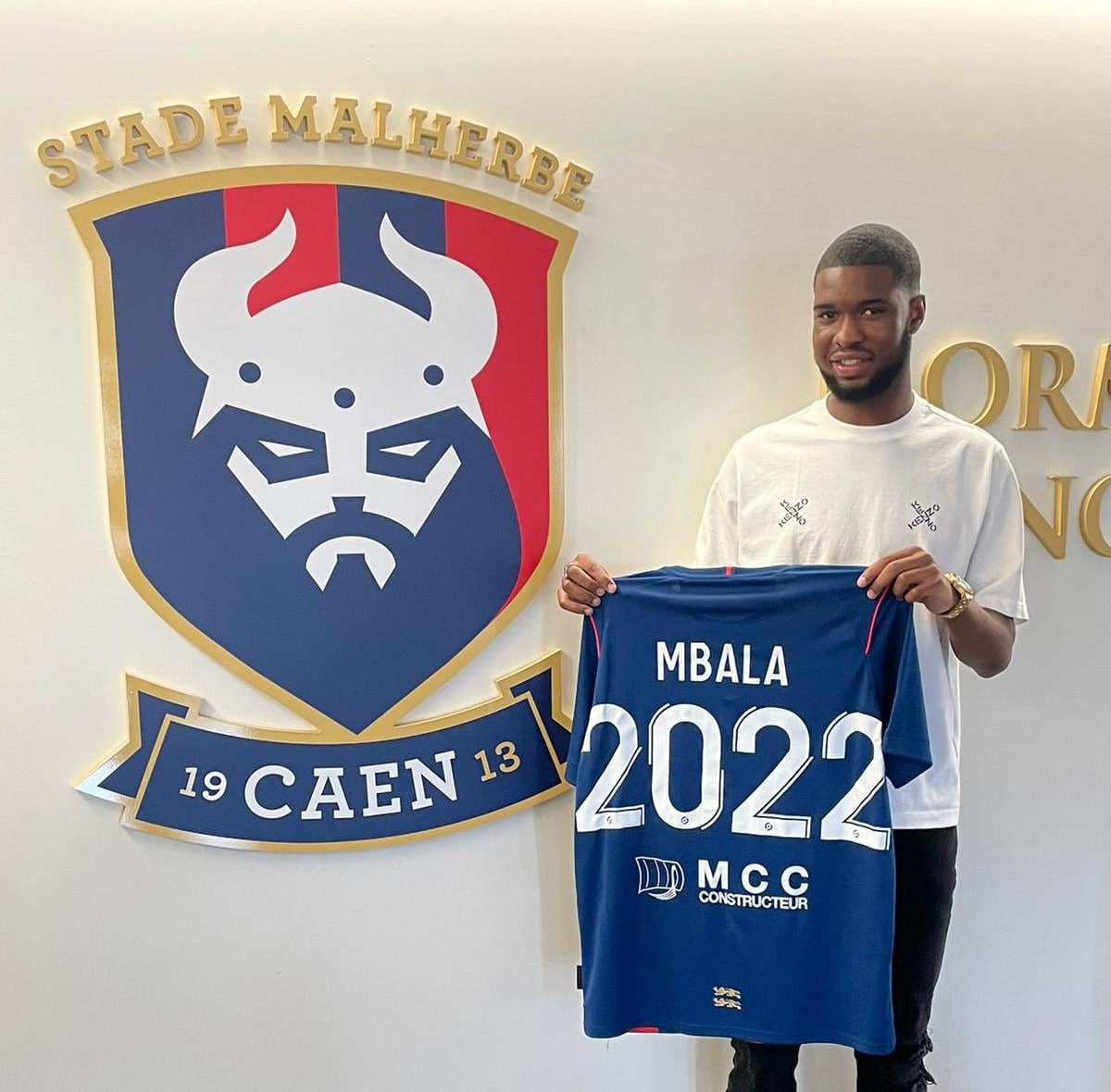 Kévin Mbala: Premier contrat professionnel pour le Congolais à Caen