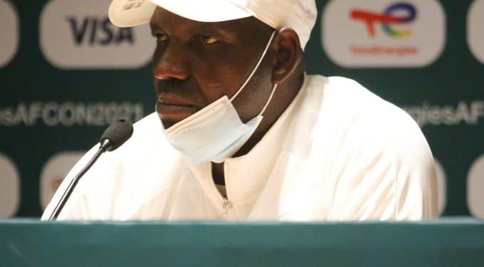 CAN 2021 / Nigéria : Augustine Eguavoen (coach) prend la défense d’Alex ...