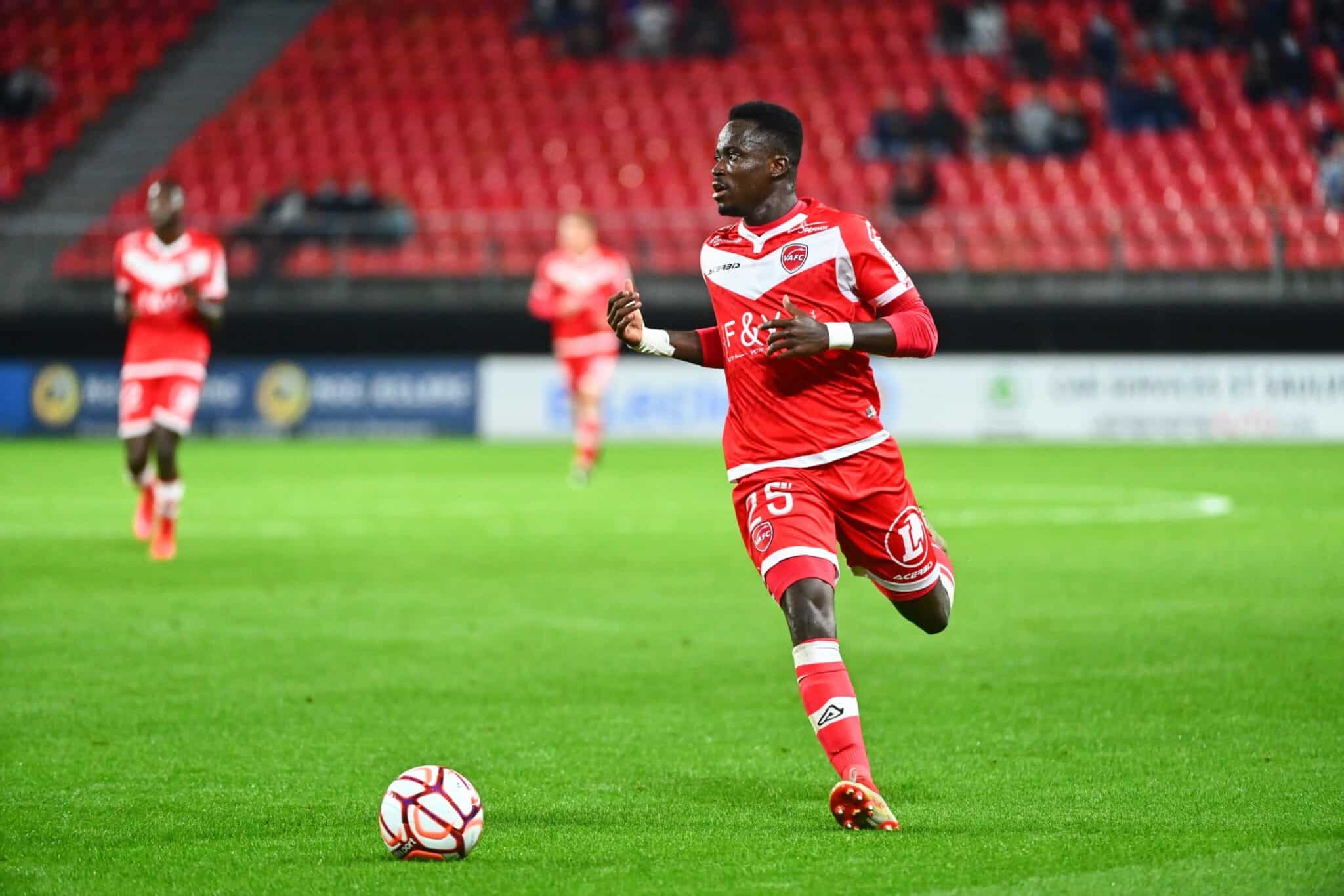 Emmanuel Ntim : Le Ghanéen quitte Valenciennes pour Caen
