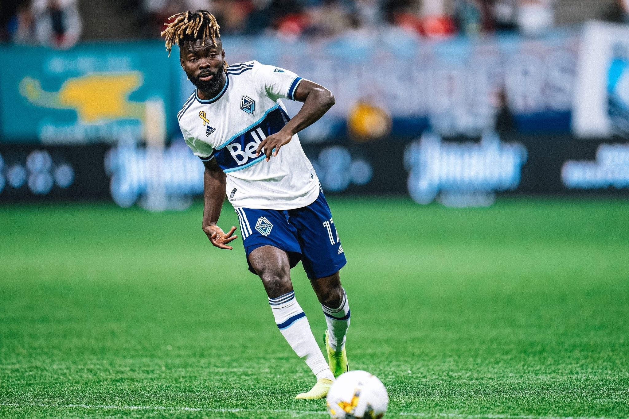 Transfert : Le milieu de terrain ghanéen Leonard Owusu rejoint le club ...