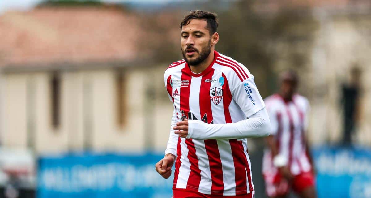 Youcef Belaïli : L'Algérien rebondit au Maroc ! - Africa Top Sports