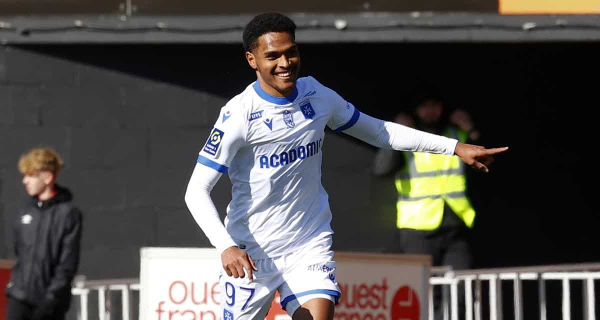 Auxerre : Rayan Raveloson prolonge son contrat (off) - Africa Top Sports