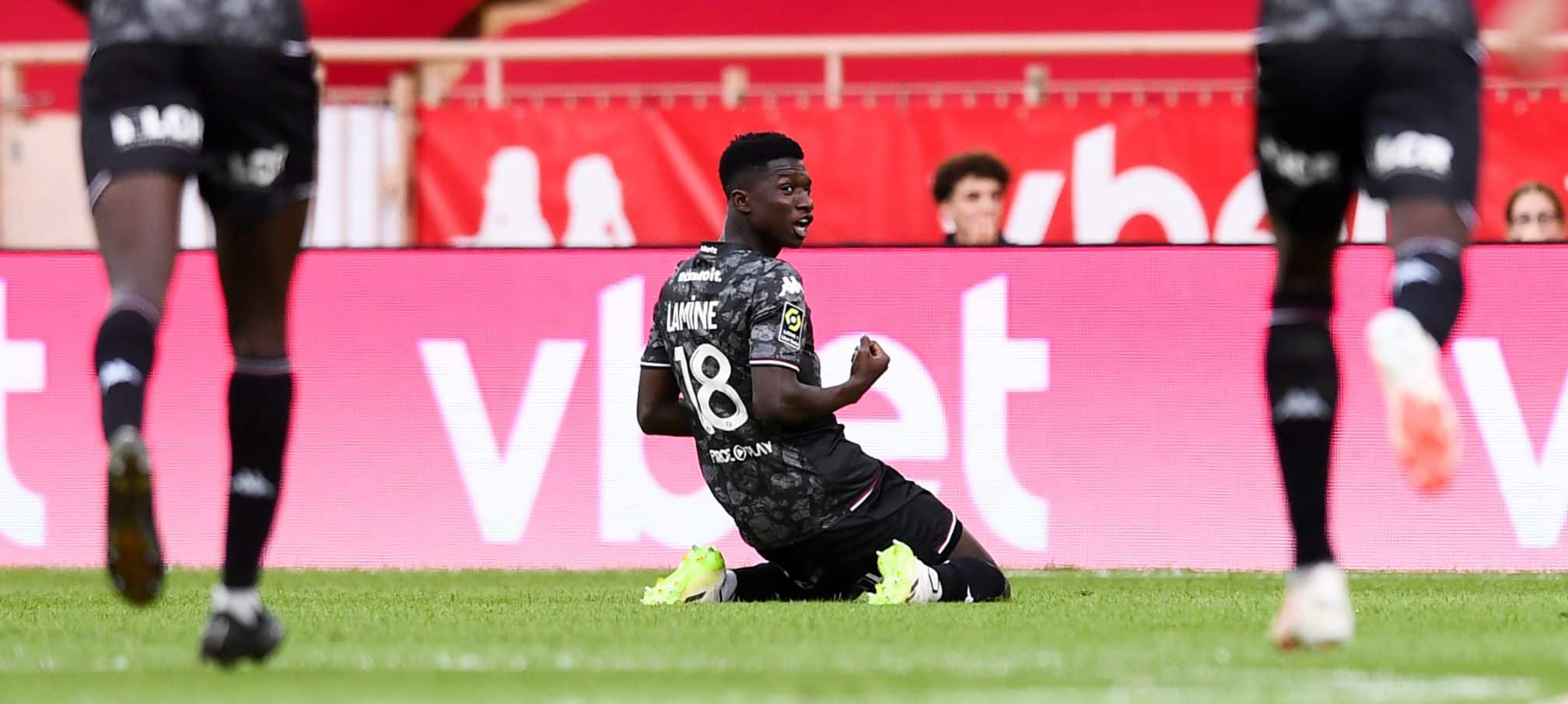 France : Lamine Camara remporte le prix du plus beau but du mois d ...