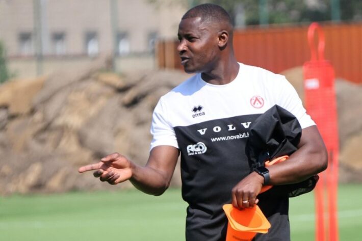 Courtrai : Le Nigérian Joseph Akpala nommé entraîneur intérimaire ...