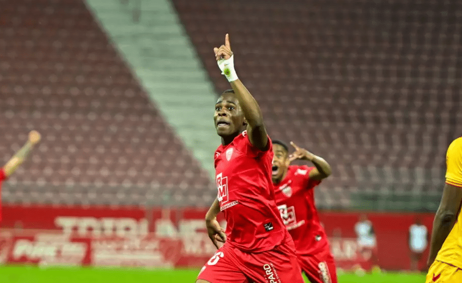 Rayane Messi : La pépite franco-camerounaise qui éblouit le DFCO ...